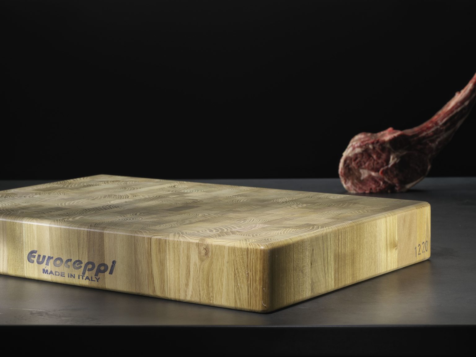 Il Tagliere in Legno a Cubetti di Euroceppi: Qualità e Tradizione